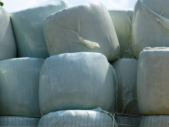 Find Out How To Store Bales & Advice For Stacking | Ecosyl